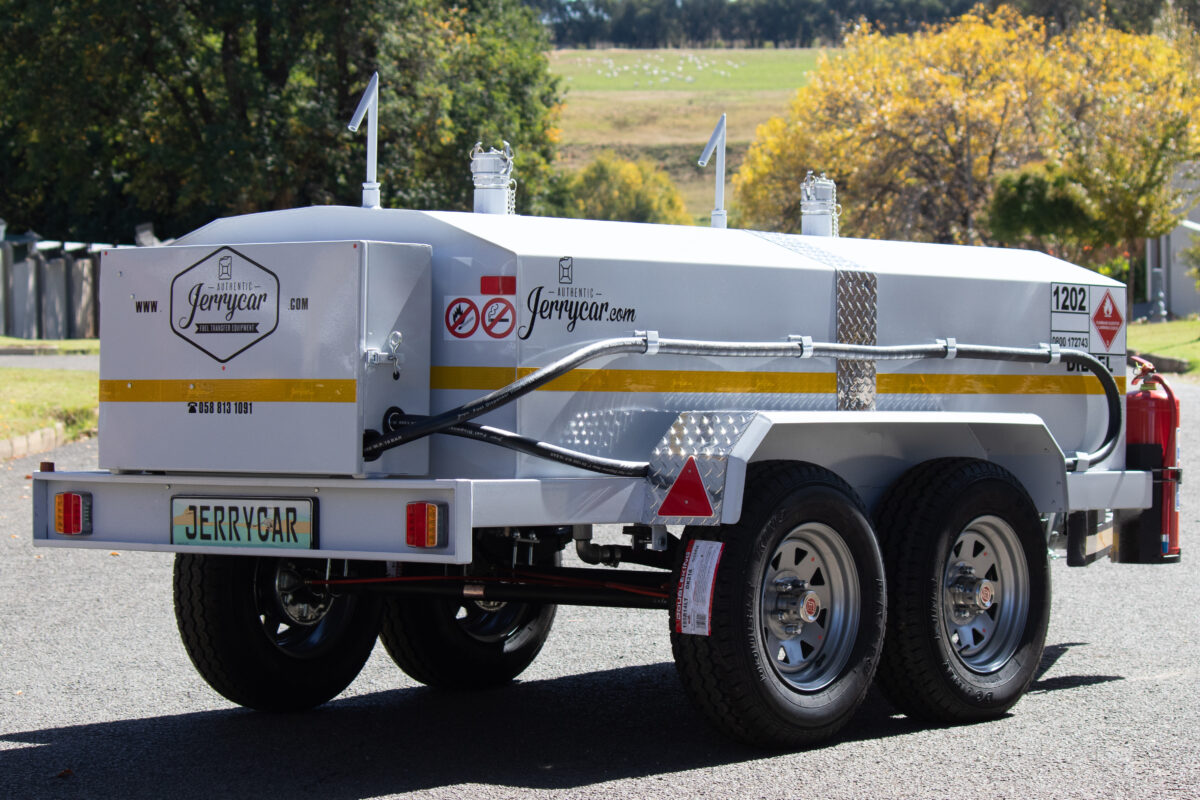 Jerrycar Bowser 2200 (Braked) – Jerrycar